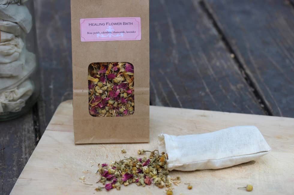 How to Make an Herbal Bath: 5 Healing Recipes